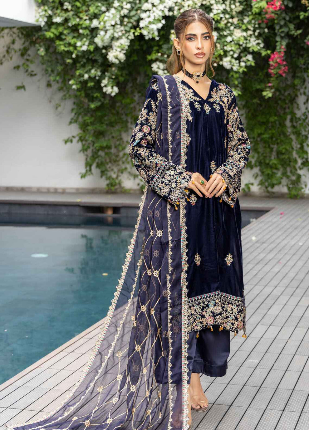 Velvina By Polawn Embroidered Stitched 3 Piece Velvet Suit PD-24-906-R